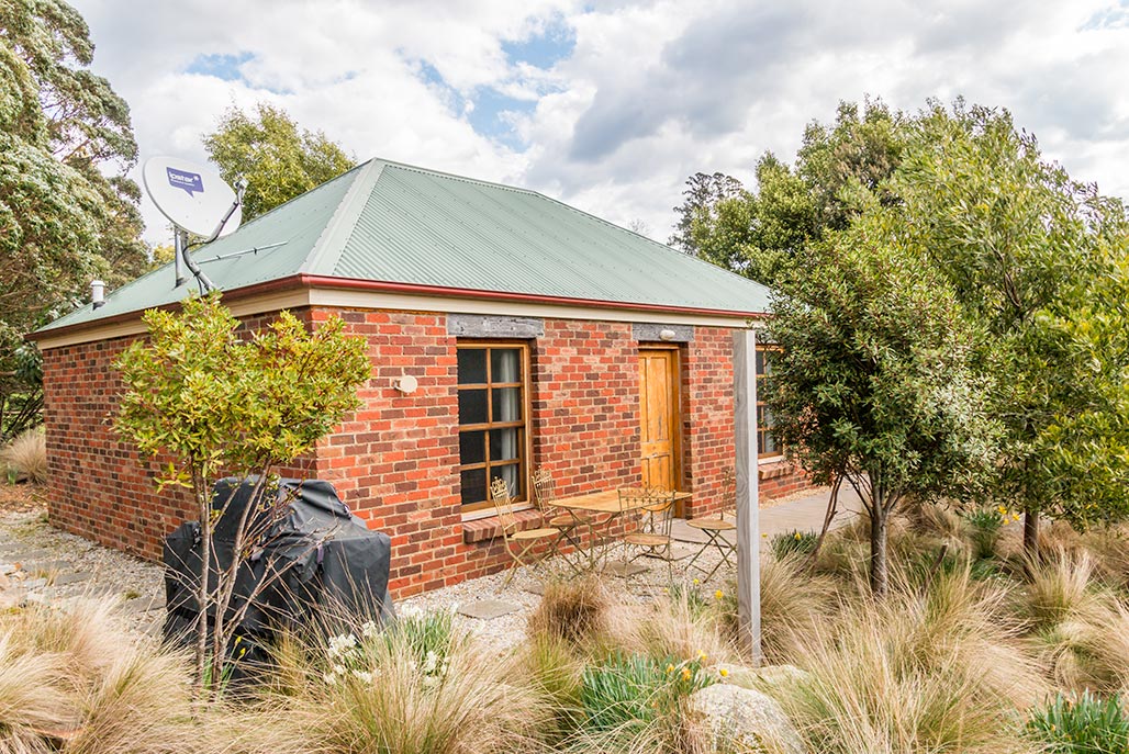 Ah Moy - Tin Dragon Cottages